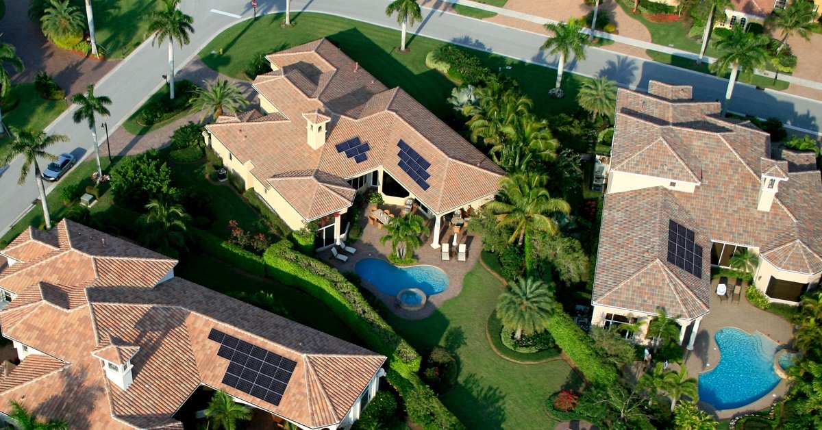 How Do Wind and Humidity Affect Solar Panel Efficiency? | Solar.com
